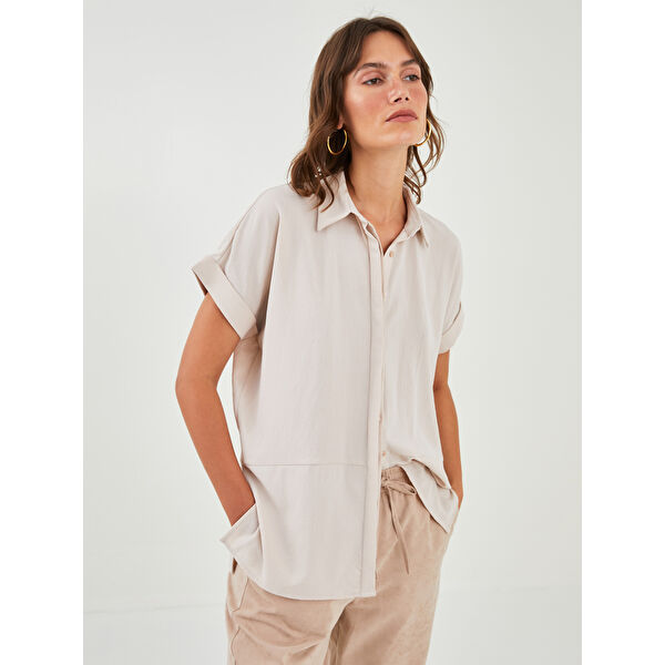 LCW CLASSIC Gizli Düğme Kapamalı Kısa Kollu Poplin Kadın Gömlek LCW CLASSIC Gizli Düğme Kapamalı Kısa Kollu Poplin Kadın Gömlek