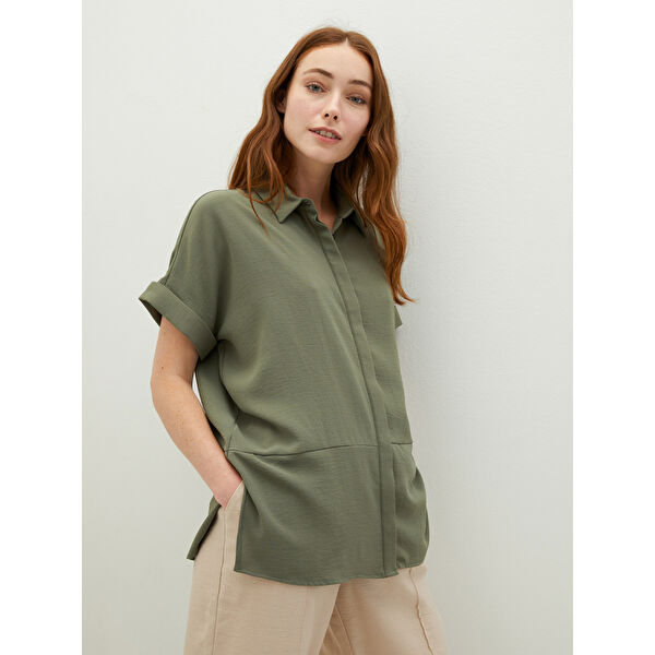 LCW CLASSIC Gizli Düğme Kapamalı Kısa Kollu Poplin Kadın Gömlek LCW CLASSIC Gizli Düğme Kapamalı Kısa Kollu Poplin Kadın Gömlek