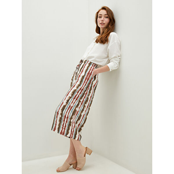 LCW BASIC Beli Lastikli Desenli Cep Detaylı Viskon Kadın Capri