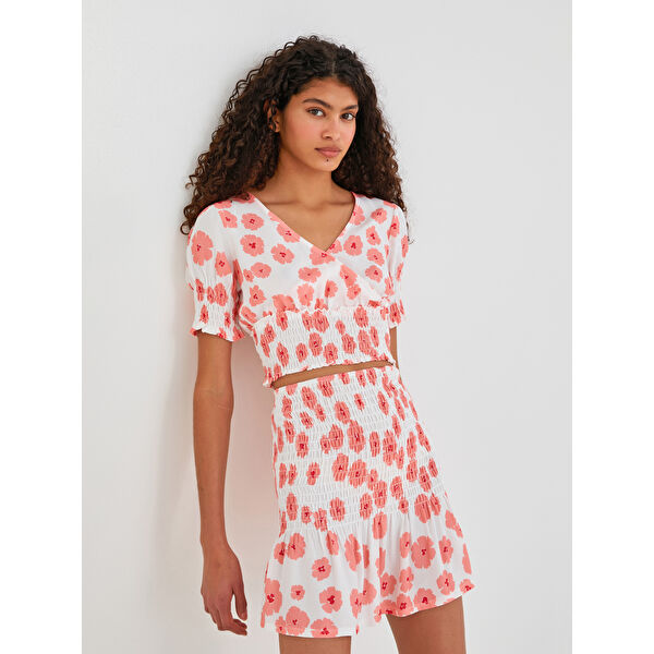 LCW LIMITED Kruvaze V Yaka Çiçekli Kısa Kollu Viskon Kadın Bluz