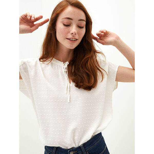 LCW CLASSIC Bağlamalı Yaka Desenli Kısa Kollu Viskon Kadın Bluz