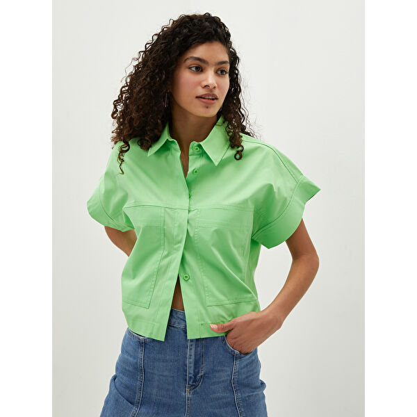 LCW CASUAL Gizli Düğme Kapamalı Cep Detaylı Kısa Kollu Poplin Kadın Gömlek LCW CASUAL Gizli Düğme Kapamalı Cep Detaylı Kısa Kollu Poplin Kadın Gömlek