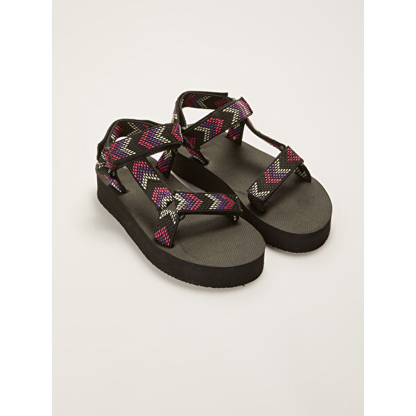 Kalın Taban Çapraz Bantlı Cırt Cırtlı Kadın Sandalet