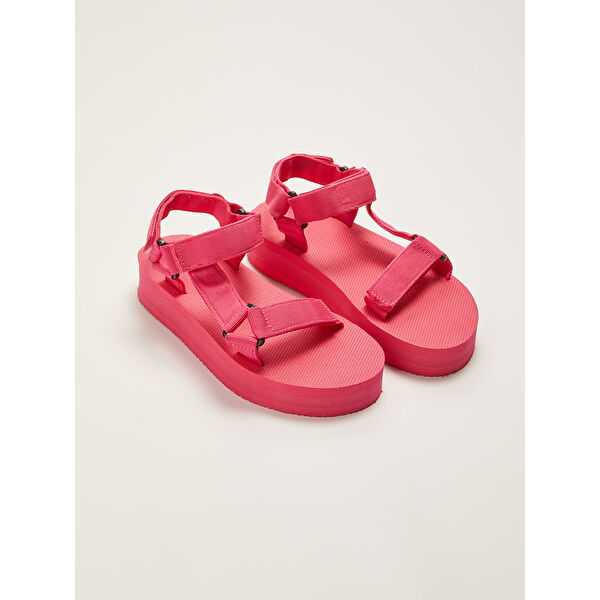 Kalın Taban Çapraz Bantlı Cırt Cırtlı Kadın Sandalet