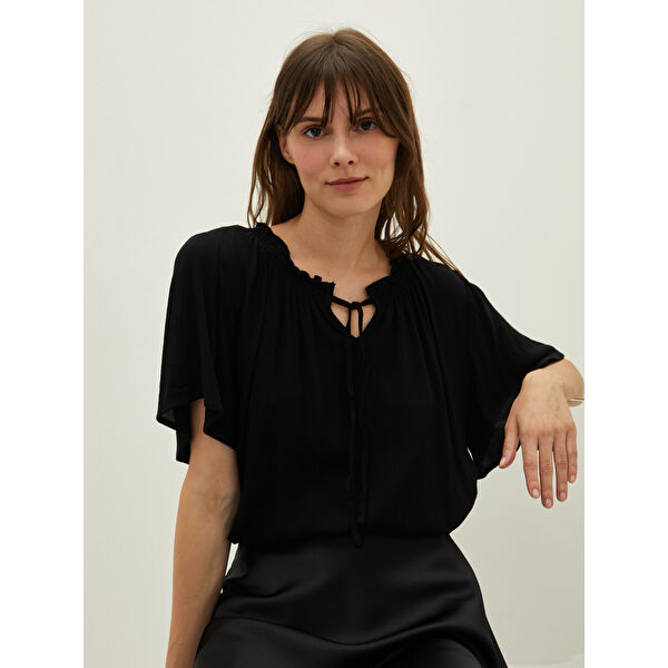 LCW CLASSIC Bağlamalı Yaka Düz Kısa Kollu Viskon Kadın Bluz