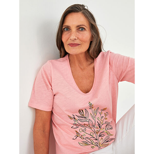 LCW GRACE V Yaka Baskılı Kısa Kollu Pamuklu Kadın Tişört