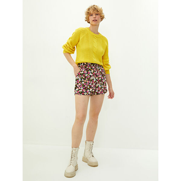 Beli Lastikli Çiçek Desenli Cep Detaylı Kadın Şort