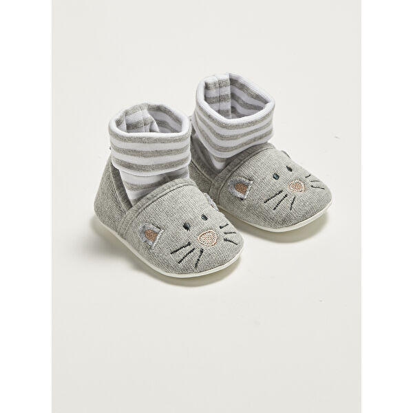 Nakış Detaylı Pamuk Astarlı Yürüme Öncesi Erkek Bebek Çoraplı Ev Ayakkabısı Nakış Detaylı Pamuk Astarlı Yürüme Öncesi Erkek Bebek Çoraplı Ev Ayakkabısı