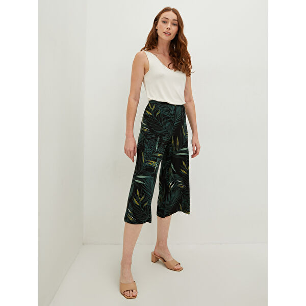 LCW BASIC Beli Lastikli Standart Fit Desenli Kadın Capri LCW BASIC Beli Lastikli Standart Fit Desenli Kadın Capri