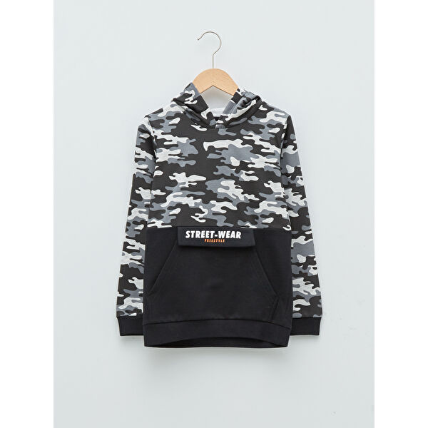 Kapüşonlu Kamuflaj Desenli Uzun Kollu Erkek Çocuk Sweatshirt Kapüşonlu Kamuflaj Desenli Uzun Kollu Erkek Çocuk Sweatshirt