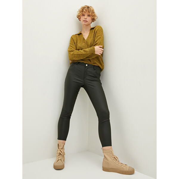 Normal Bel Standart Fit Cep Detaylı Gabardin Kumaş Kadın Pantolon Normal Bel Standart Fit Cep Detaylı Gabardin Kumaş Kadın Pantolon