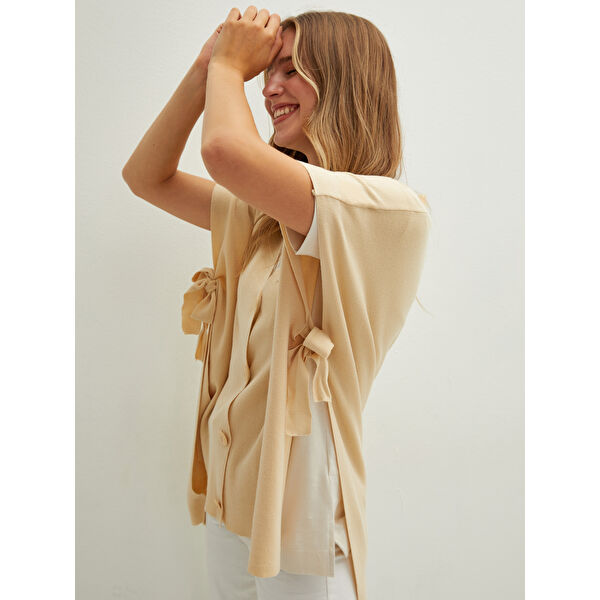 LCW CLASSIC V Yaka Düğme Kapamalı Kolsuz Kadın Triko Yelek LCW CLASSIC V Yaka Düğme Kapamalı Kolsuz Kadın Triko Yelek