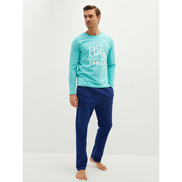 Standart Kalıp Baskılı Pamuklu Erkek Pijama Takımı Standart Kalıp Baskılı Pamuklu Erkek Pijama Takımı