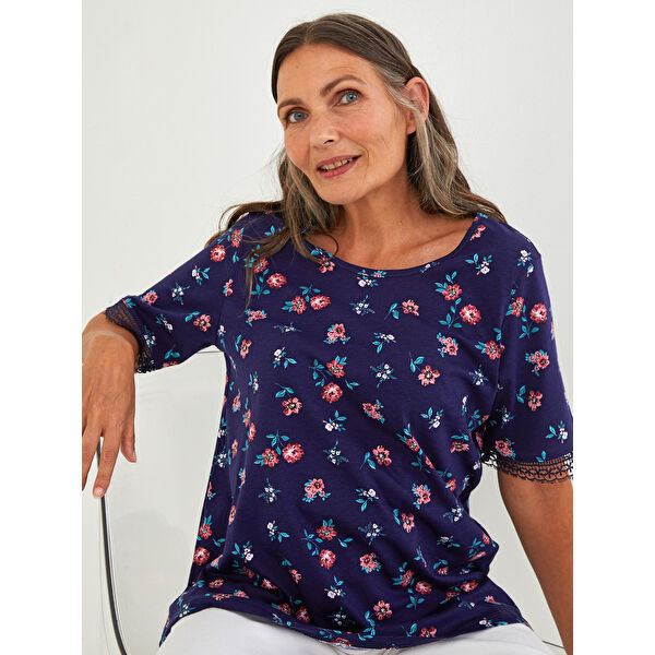 Bisiklet Yaka Çiçekli Kısa Kollu Pamuklu Kadın Bluz Bisiklet Yaka Çiçekli Kısa Kollu Pamuklu Kadın Bluz