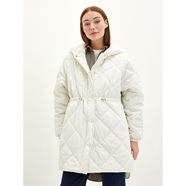 Kapüşonlu Kapitone Desenli Uzun Kollu Oversize Kadın Şişme Mont Kapüşonlu Kapitone Desenli Uzun Kollu Oversize Kadın Şişme Mont