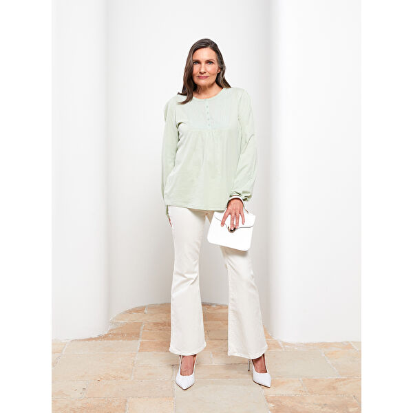 Bisiklet Yaka Nakışlı Uzun Kollu Pamuklu Kadın Bluz Bisiklet Yaka Nakışlı Uzun Kollu Pamuklu Kadın Bluz