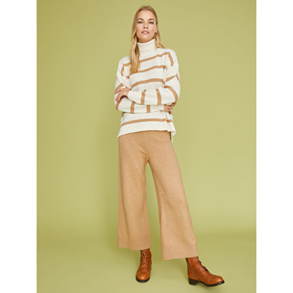 Beli lastikli Düz Geniş Paça Kadın Triko Pantolon Beli lastikli Düz Geniş Paça Kadın Triko Pantolon