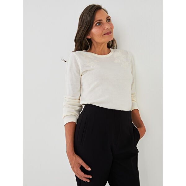 Bisiklet Yaka Nakışlı Uzun Kollu Kadın Triko Kazak