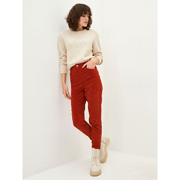 Standart Fit Bilek Boy Cep Detaylı Kadın Kadife Pantolon Standart Fit Bilek Boy Cep Detaylı Kadın Kadife Pantolon