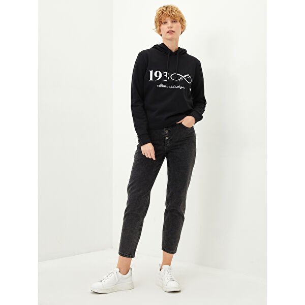 Kapüşonlu Atatürk Temalı Uzun Kollu Kadın Sweatshirt Kapüşonlu Atatürk Temalı Uzun Kollu Kadın Sweatshirt
