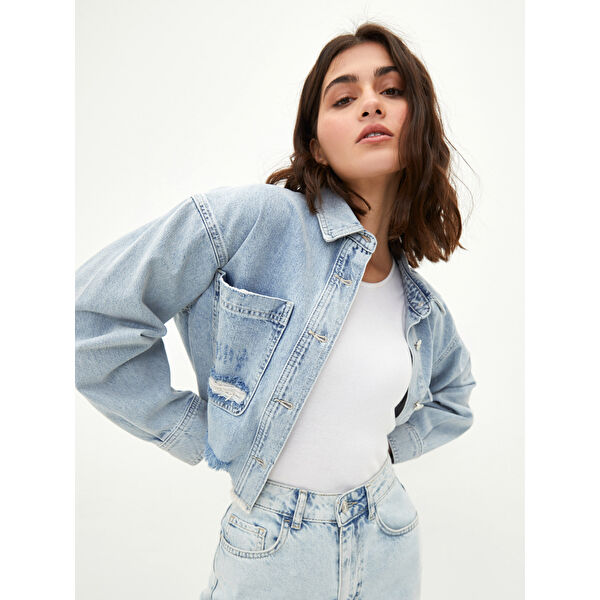 Gömlek Yaka Cepli Yırtık Detaylı Uzun Kollu Crop Kadın Rodeo Jean Ceket Gömlek Yaka Cepli Yırtık Detaylı Uzun Kollu Crop Kadın Rodeo Jean Ceket