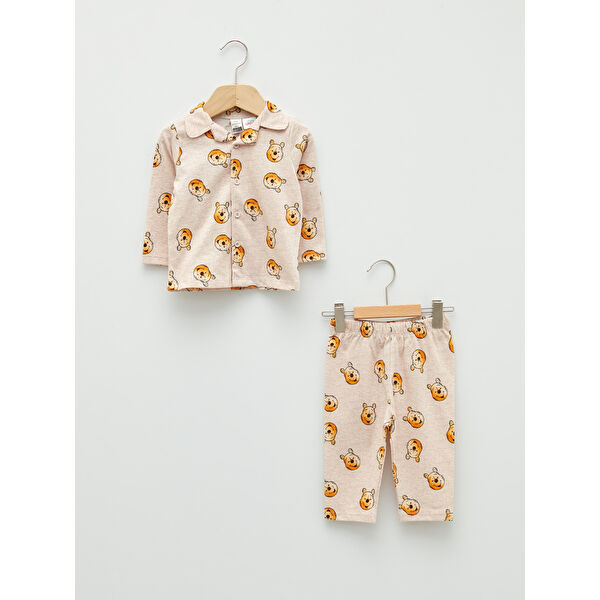Polo Yaka Uzun Kollu Winnie the Pooh Baskılı Pamuklu Erkek Bebek Pijama Takımı Polo Yaka Uzun Kollu Winnie the Pooh Baskılı Pamuklu Erkek Bebek Pijama Takımı