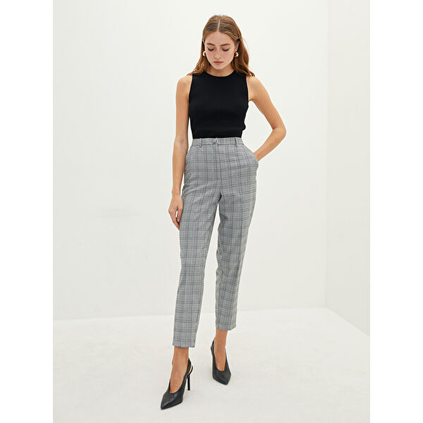 Beli Lastikli Ekose Cep Detaylı Kadın Pantolon Beli Lastikli Ekose Cep Detaylı Kadın Pantolon