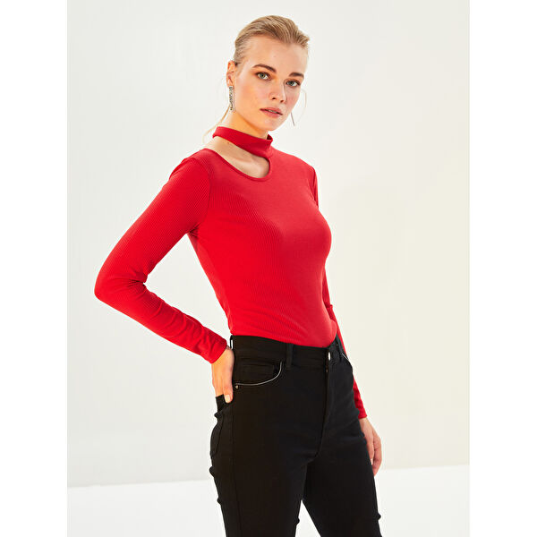 Dik Yaka Pencere Detaylı Uzun Kollu Kaşkorse Kadın Tişört