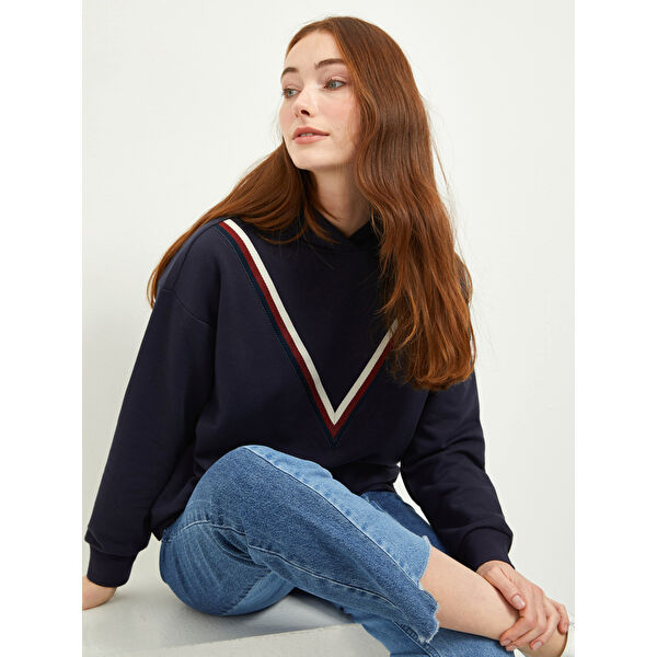 Kapüşonlu Şerit Detaylı Uzun Kollu Kadın Sweatshirt Kapüşonlu Şerit Detaylı Uzun Kollu Kadın Sweatshirt