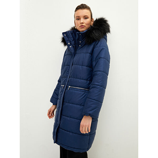 LCW CLASSIC Kapüşonlu Düz Uzun Kollu Kadın Şişme Mont