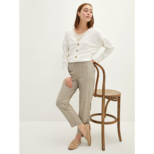 Beli Lastikli Rahat Kalıp Ekose Cep Detaylı Kadın Pantolon Beli Lastikli Rahat Kalıp Ekose Cep Detaylı Kadın Pantolon