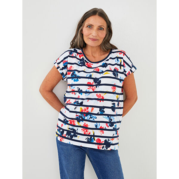 Bisiklet Yaka Çiçekli Kısa Kollu Kadın Tişört