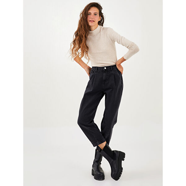 Standart Fit Cep Detaylı Kadın Jean Pantolon Standart Fit Cep Detaylı Kadın Jean Pantolon