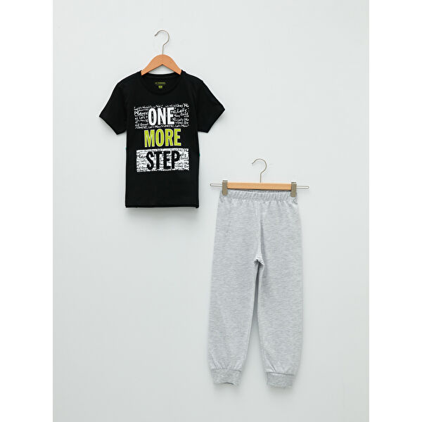 Bisiklet Yaka Baskılı Kısa Kollu Erkek Çocuk Pijama Takımı Bisiklet Yaka Baskılı Kısa Kollu Erkek Çocuk Pijama Takımı