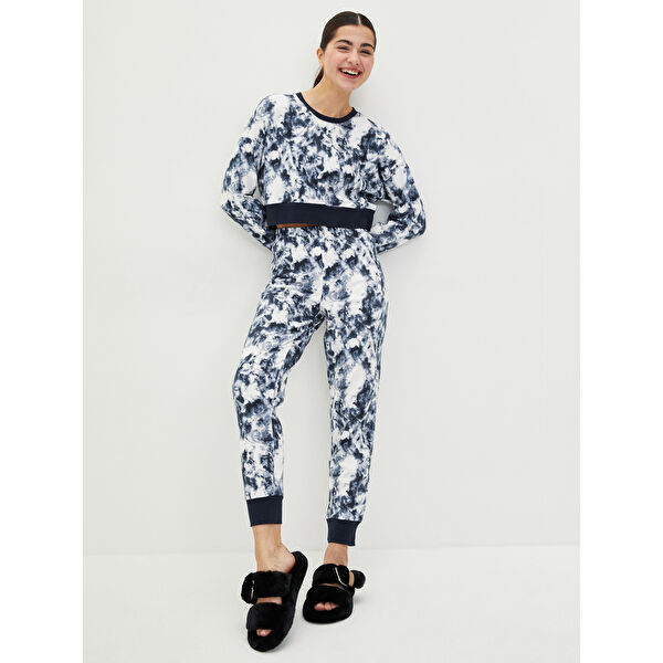 Bisiklet Yaka Batik Desenli Uzun Kollu Pamuklu Kadın Pijama Takımı Bisiklet Yaka Batik Desenli Uzun Kollu Pamuklu Kadın Pijama Takımı