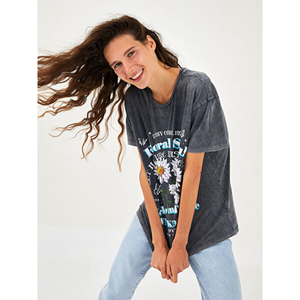 Bisiklet Yaka Baskılı Kısa Kollu Pamuklu Kadın Tişört