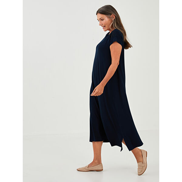 Bisiklet Yaka Nakışlı Kısa Kollu Viskon Kadın Elbise