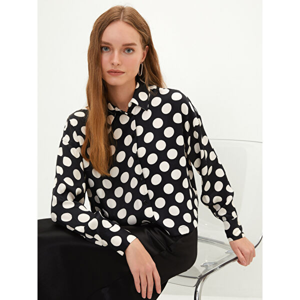 Önden Düğme Kapamalı Puantiyeli Uzun Kollu Viskon Kadın Gömlek Önden Düğme Kapamalı Puantiyeli Uzun Kollu Viskon Kadın Gömlek