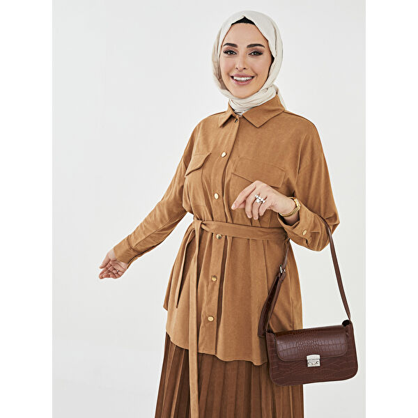 Gömlek Yaka Düz Beli Bağlama Detaylı Uzun Kollu Oversize Süet Kumaş Kadın Tunik Gömlek Yaka Düz Beli Bağlama Detaylı Uzun Kollu Oversize Süet Kumaş Kadın Tunik