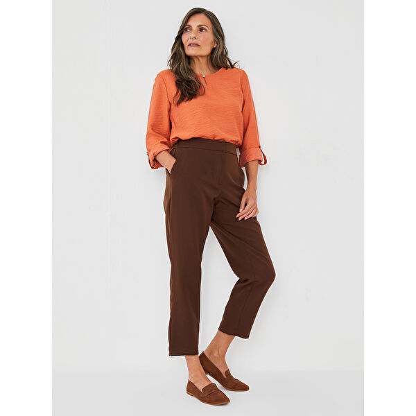 Beli Lastikli Standart Fit Cep Detaylı Kadın Pantolon Beli Lastikli Standart Fit Cep Detaylı Kadın Pantolon