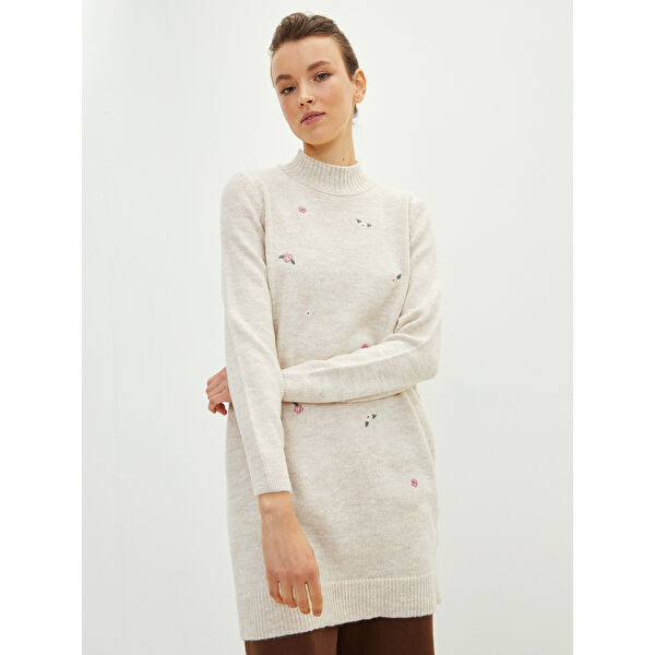 Dik Yaka Nakışlı Uzun Kollu Kadın Triko Tunik