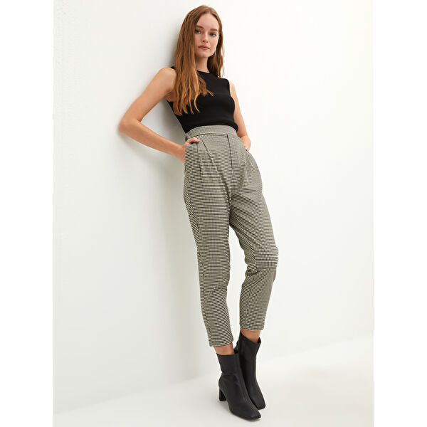 Rahat Kalıp Kazayağı Desenli Cep Detaylı Kadın Pantolon