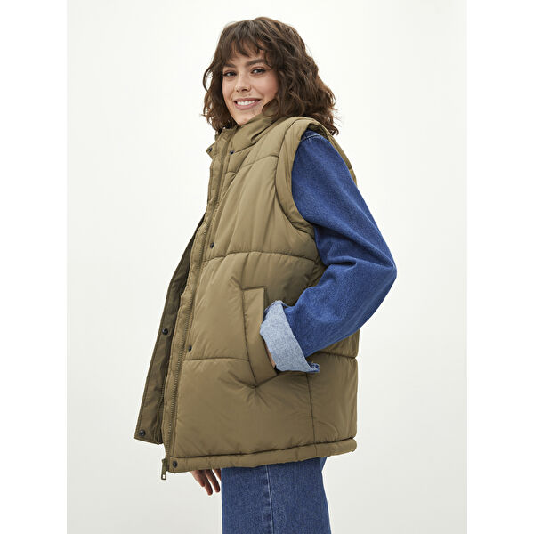 Dik Yaka Düz Cep Detaylı Kadın Şişme Yelek