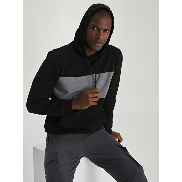 Reflektör Detaylı Kapüşonlu Erkek Sweatshirt Reflektör Detaylı Kapüşonlu Erkek Sweatshirt