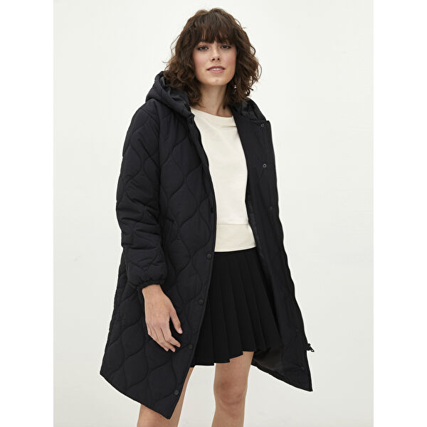 Kapüşonlu Kapitone Desenli Uzun Kollu Kadın Şişme Mont Kapüşonlu Kapitone Desenli Uzun Kollu Kadın Şişme Mont