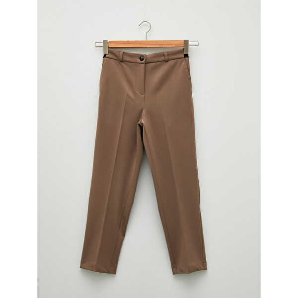 Beli Lastikli Standart Fit Cep Detaylı Kadın Pantolon Beli Lastikli Standart Fit Cep Detaylı Kadın Pantolon