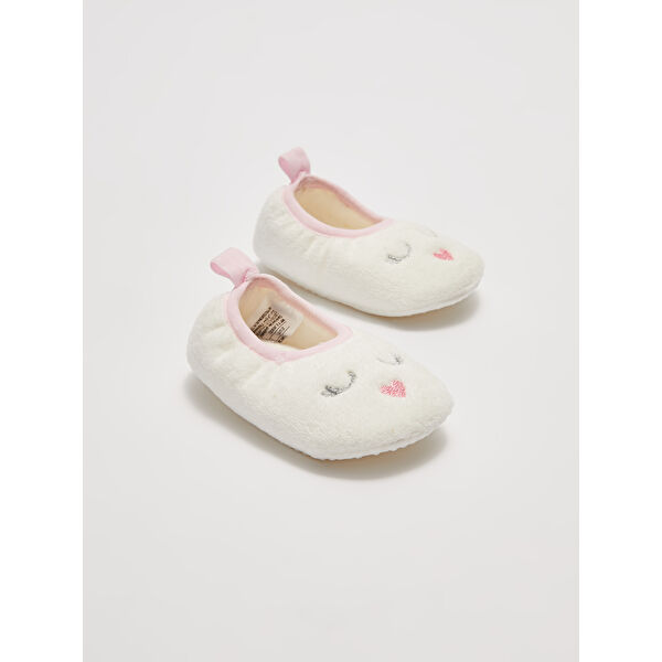 Nakış Detaylı Pelüş Kız Bebek Yürüme Öncesi Ev Patiği Nakış Detaylı Pelüş Kız Bebek Yürüme Öncesi Ev Patiği