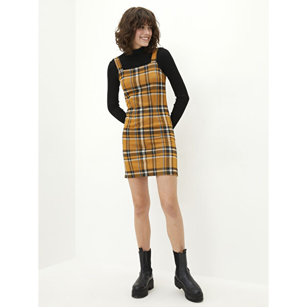 Kare Yaka Ekose Askılı Kadın Salopet Kare Yaka Ekose Askılı Kadın Salopet