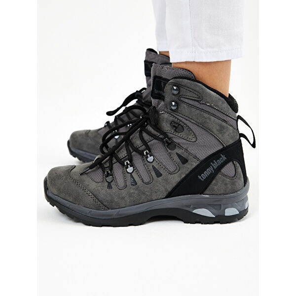 Bağcıklı Kadın Bot