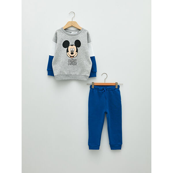 Bisiklet Yaka Uzun Kollu Mickey Mouse Baskılı Erkek Bebek Sweatshirt ve Jogger Pantolon 2'li Takım Bisiklet Yaka Uzun Kollu Mickey Mouse Baskılı Erkek Bebek Sweatshirt ve Jogger Pantolon 2'li Takım
